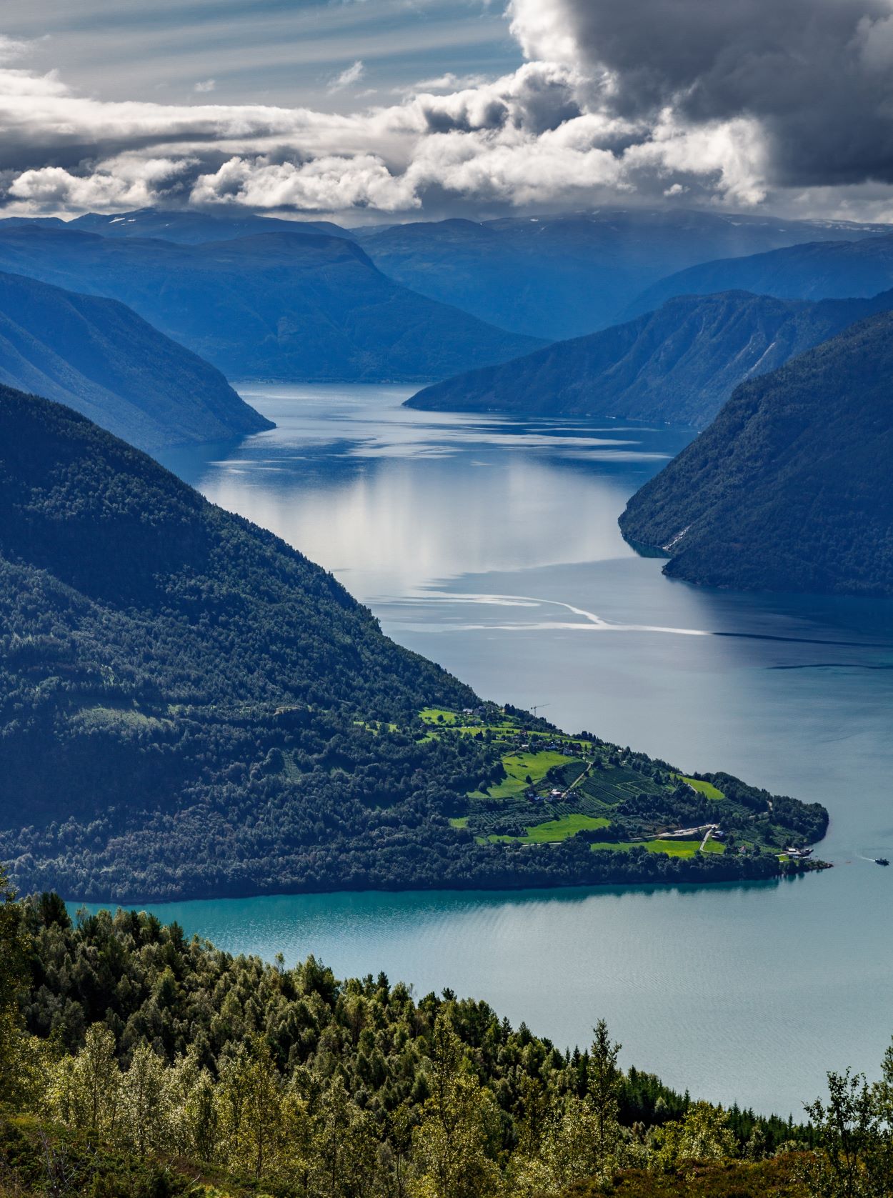 Norway: Five Reasons, One Epic Destination – Exeter International